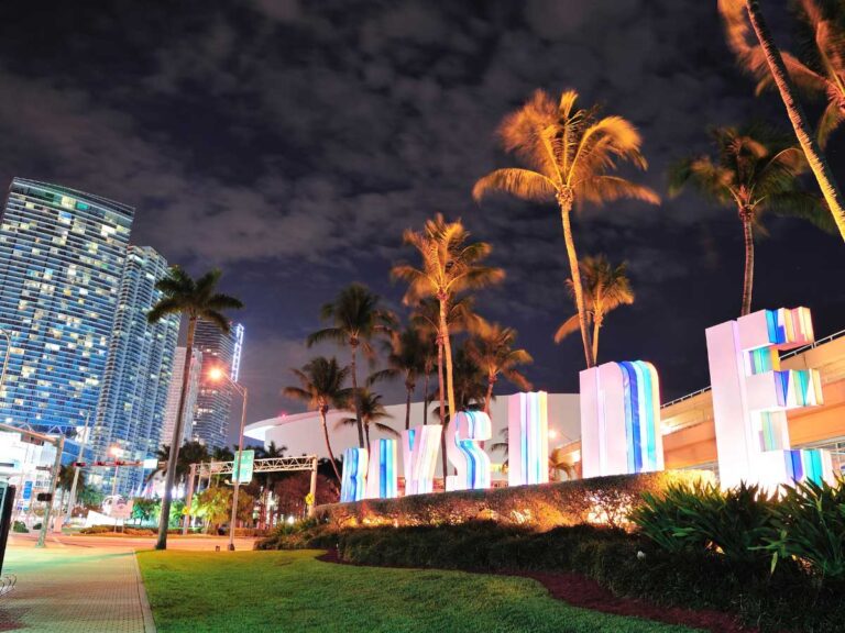 15 Best Things To Do in Downtown Miami - Florida Travel Inspiration